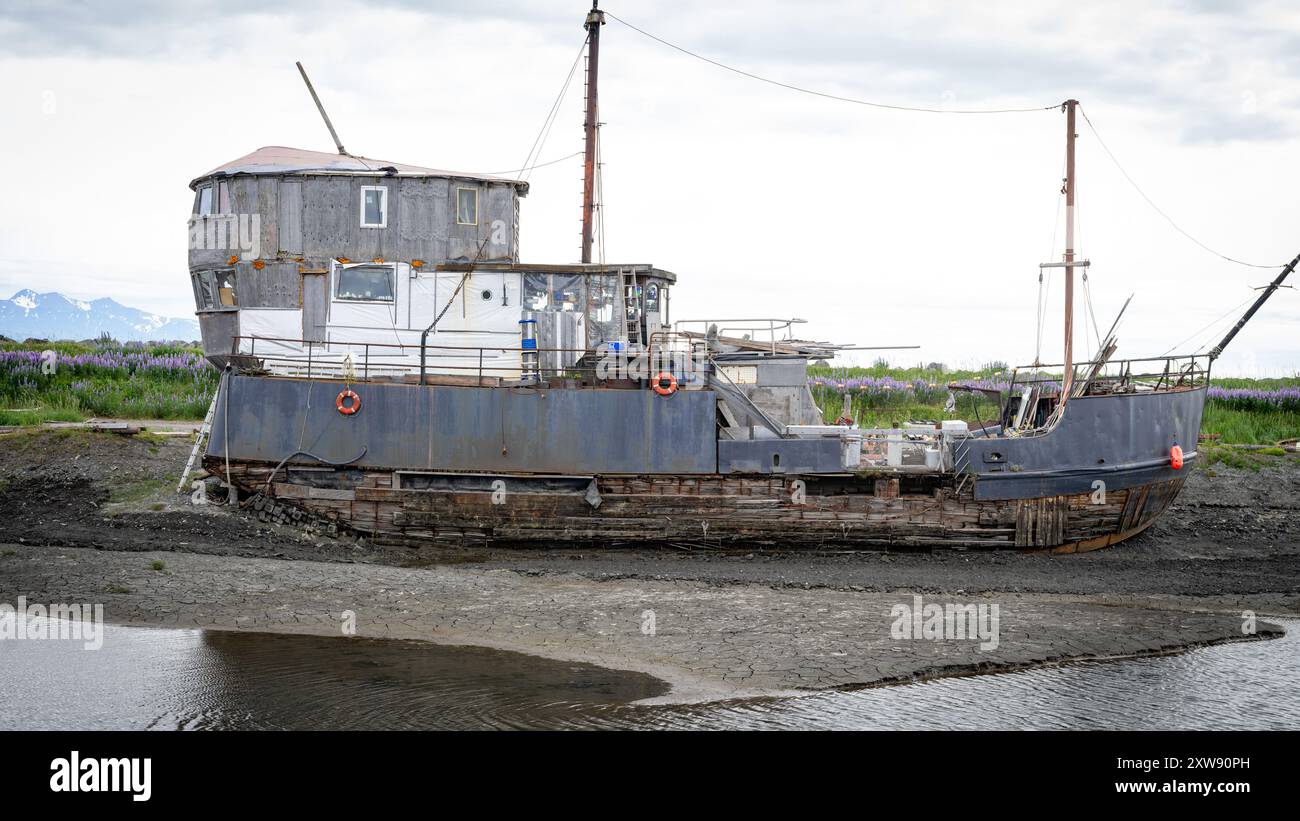 Living quarters boat hi-res stock photography and images - Alamy