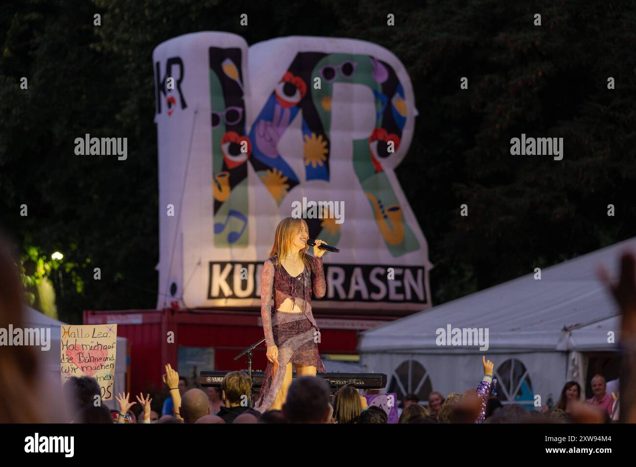 Lea - KunstRasen Bonn Gronau 2024 - 18.08.2024 Die deutsche Singer Song ...