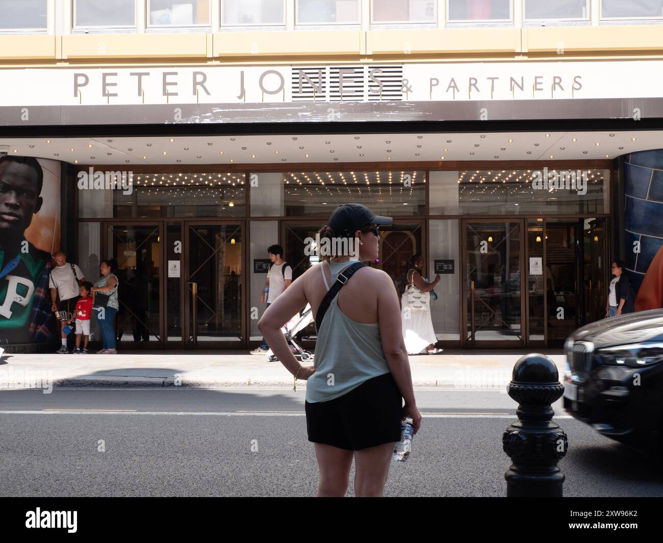 Peter jones and partners store hi-res stock photography and images - Alamy