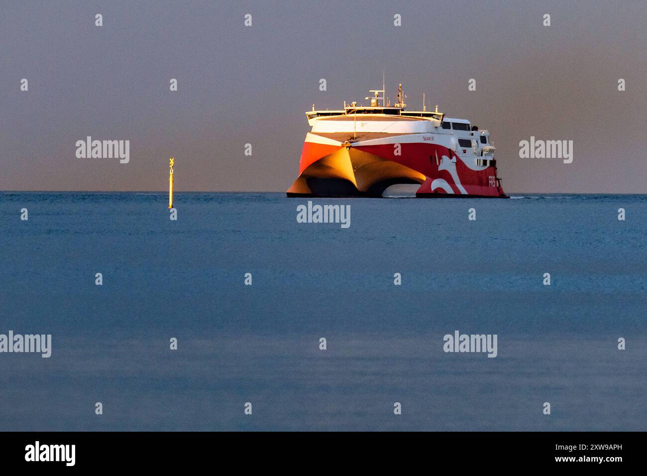 Blick auf die FRS Baltic Faehre am 16.08.2024 im Hafen Mukran in ...