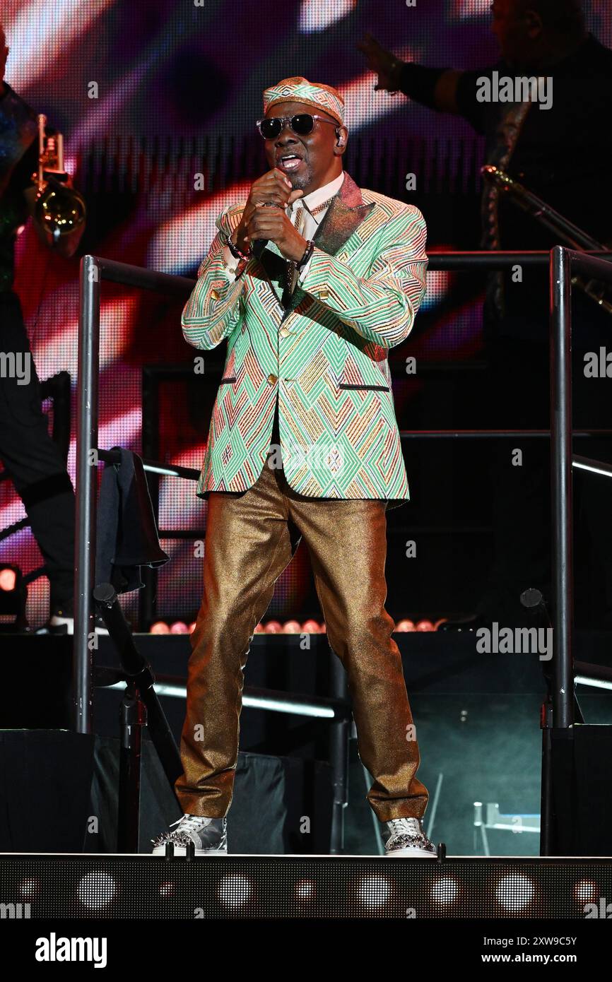 West Palm Beach, FL, USA. 17th Aug, 2024. Philip Bailey of Earth, Wind ...