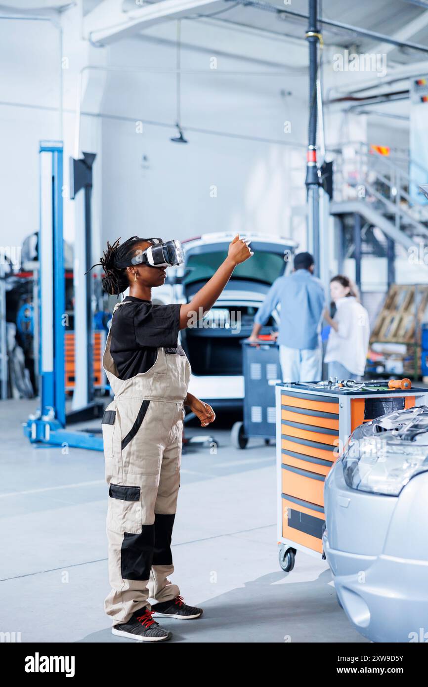 Bipoc mechanic in car hi-res stock photography and images - Alamy