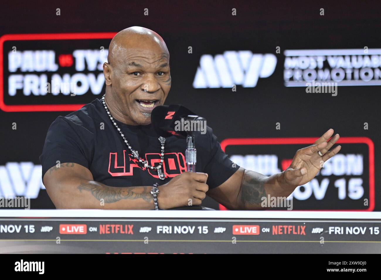 Photo by: NDZ/STAR MAX/IPx 2024 8/18/24 Mike Tyson onstage during the ...