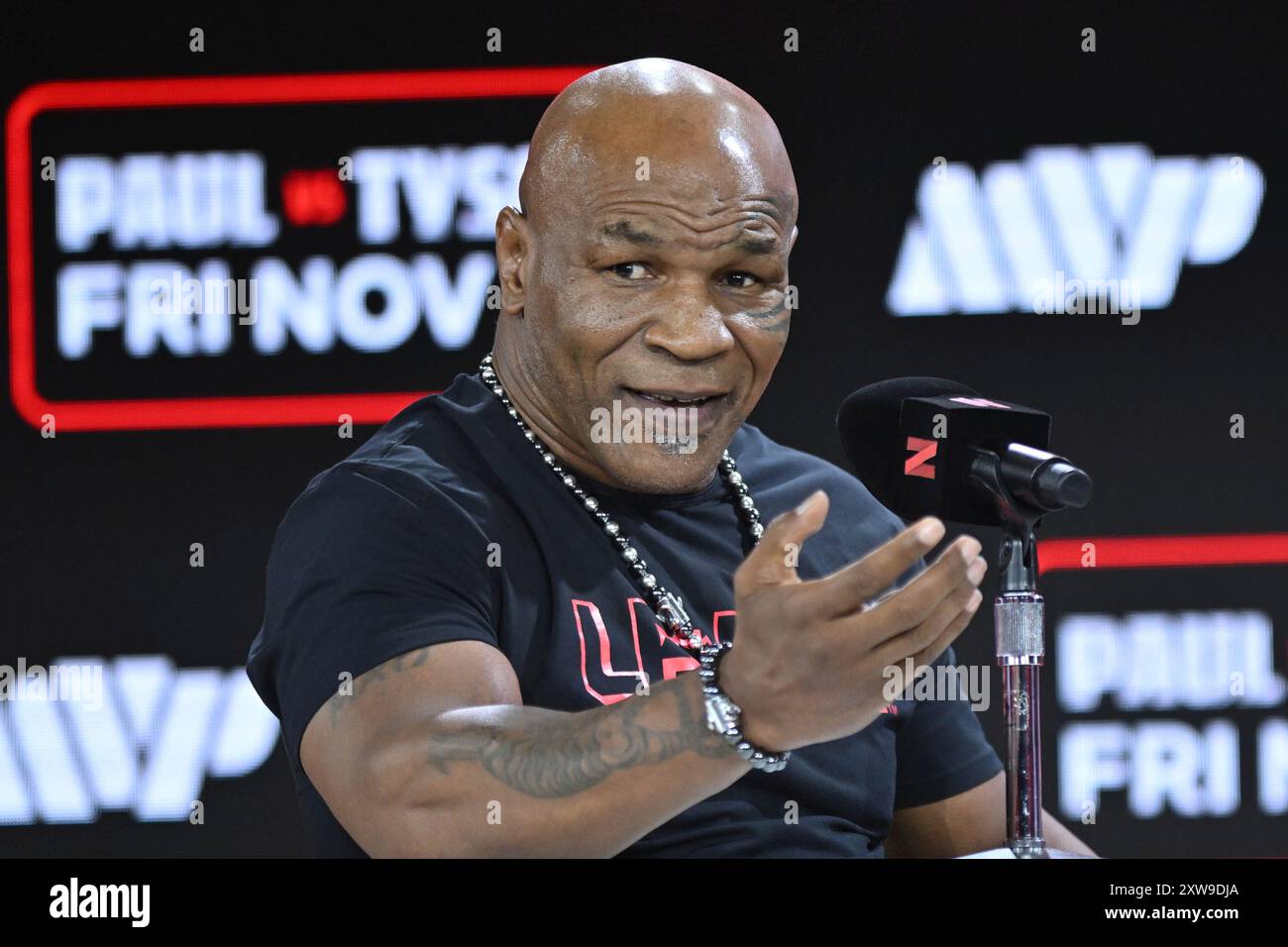 Photo by: NDZ/STAR MAX/IPx 2024 8/18/24 Mike Tyson onstage during the ...