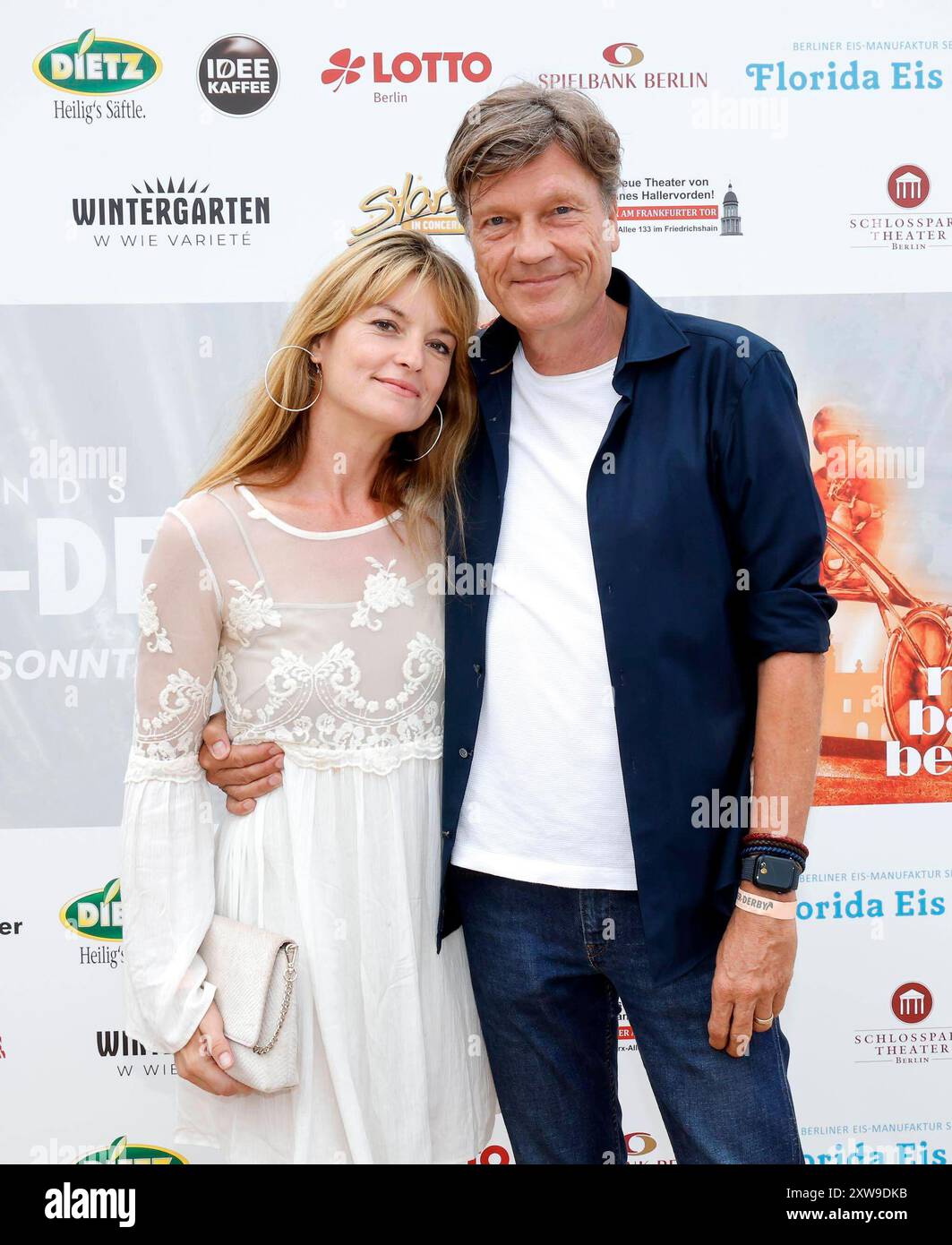 Ina Paule Klink, Roland Suso-Richter beim Deutschland Traber-Derby auf ...