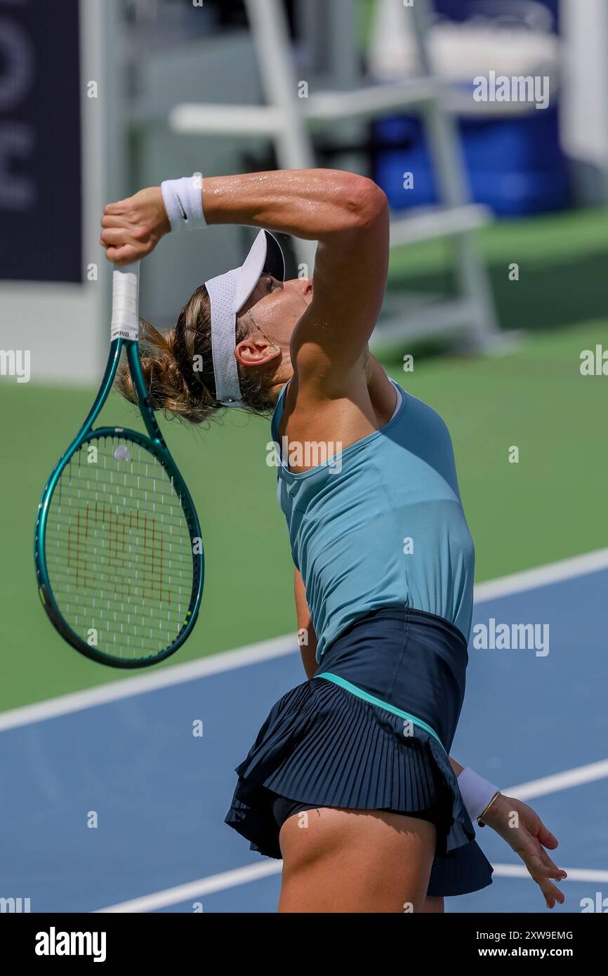 Mason, Ohio, USA. 18th Aug, 2024. Paula Badosa (ESP) serves during ...