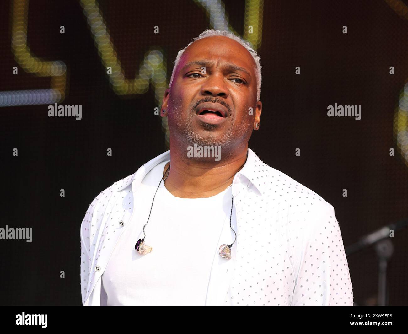 Earth wind and fire hi-res stock photography and images - Alamy