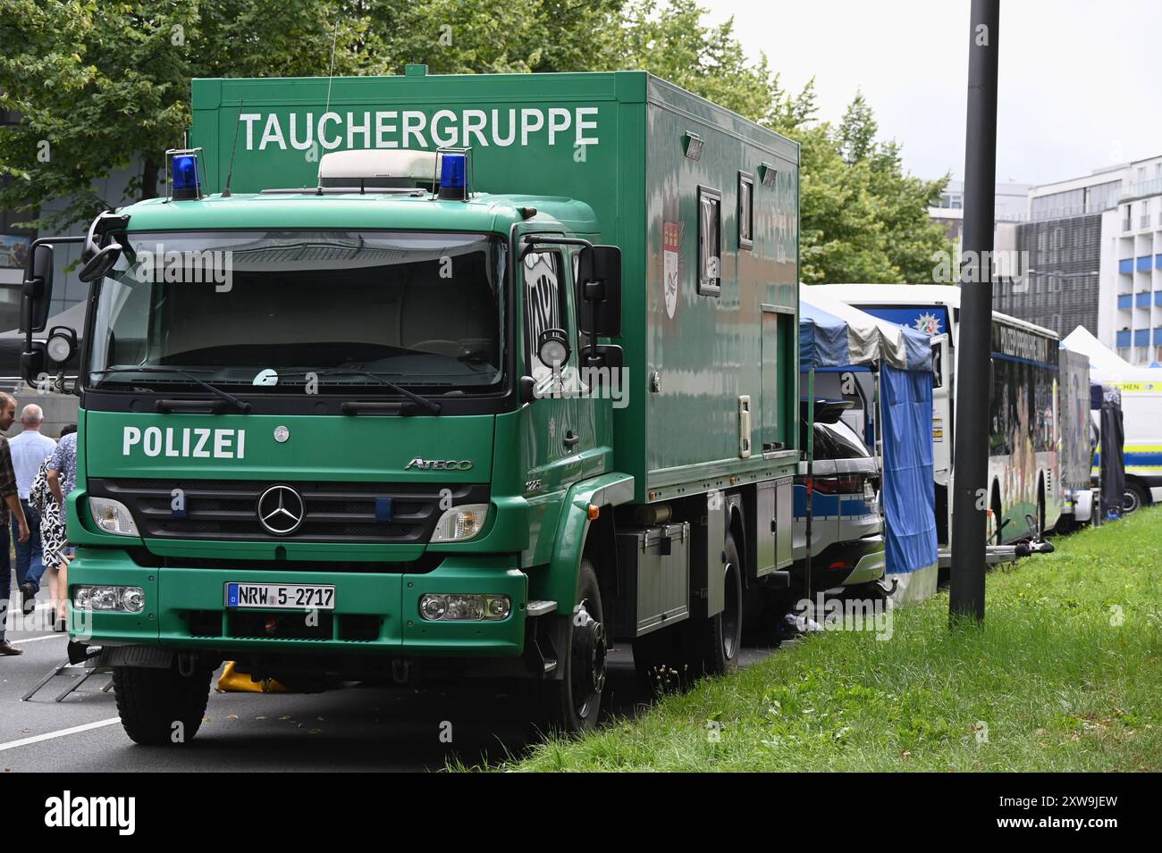 Tauchergruppe der Polizei, Einsatzfahrzeug, Streifenwagen der Polizei ...