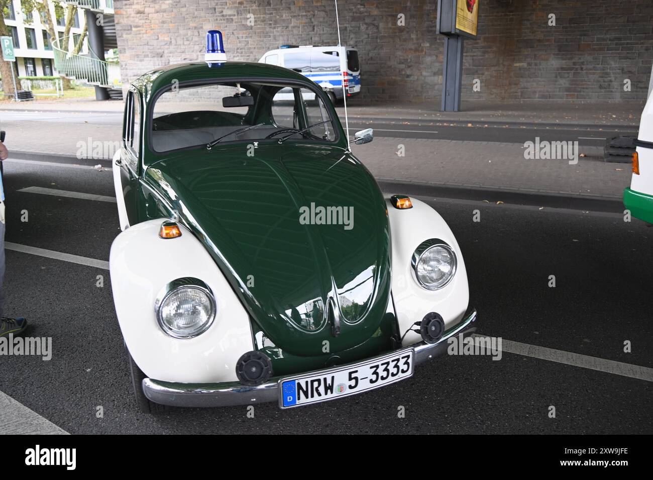Ein historischer Polizei Streifenwagen VW Käfer *** A historic VW ...