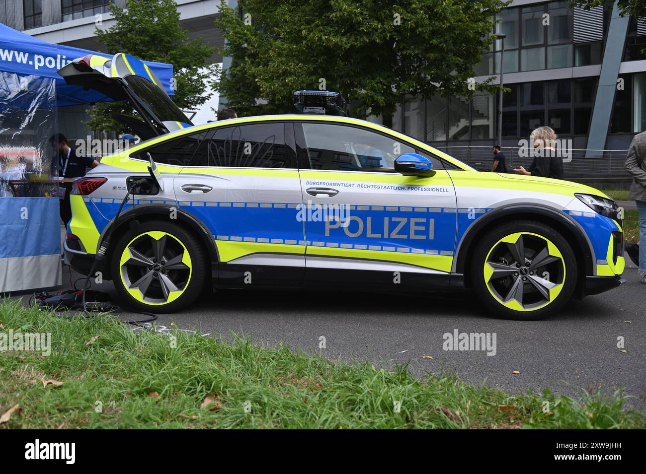 Emergency Vehicle Police Car The World's Most Interesting Electric