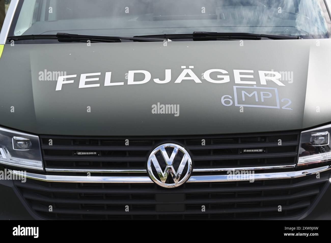 Ein Fahrzeug der Bundeswehr Feldjäger, Militärpolizei *** A vehicle of ...