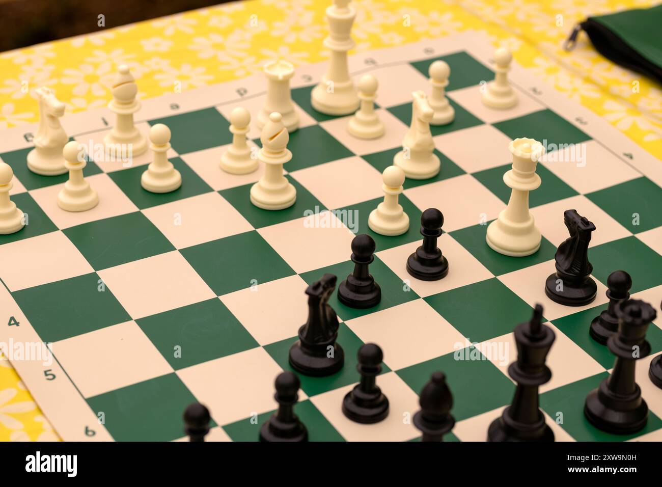 Free chess game hi-res stock photography and images - Alamy
