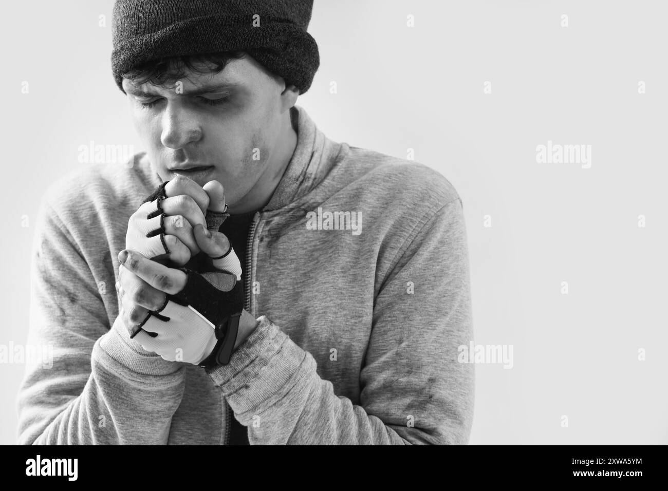 Homeless young white man hi-res stock photography and images - Alamy