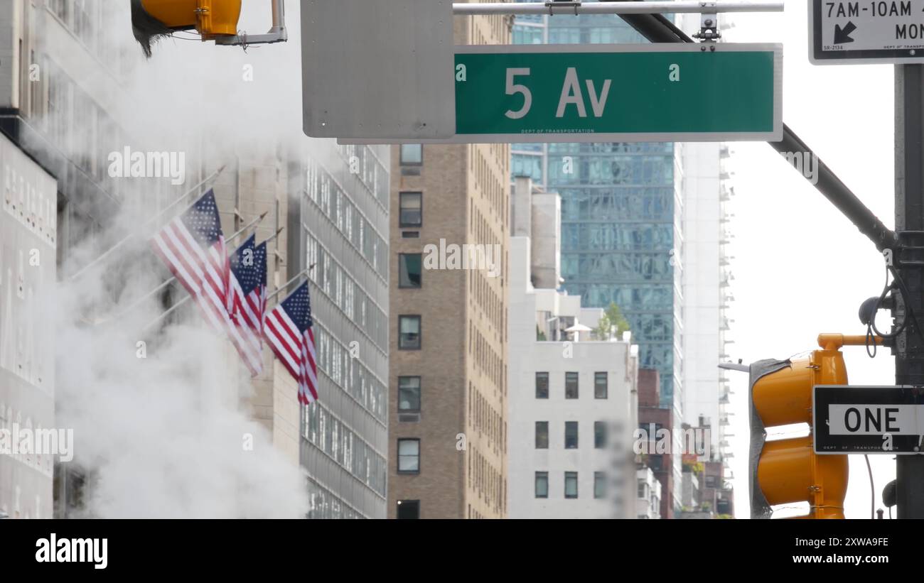 Fifth avenue, 5 ave road sign, Manhattan midtown architecture, New York ...