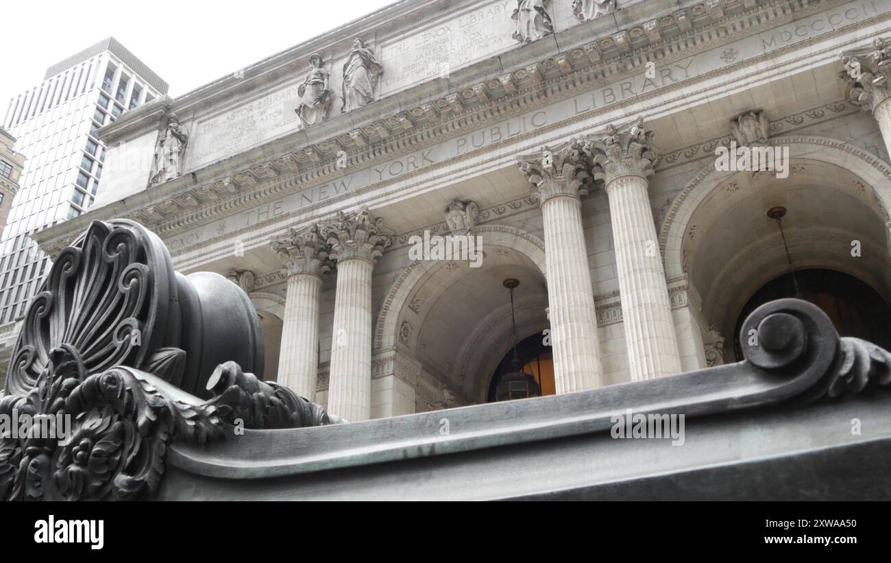 New York City, Manhattan Midtown Bryant Park. Public library building ...