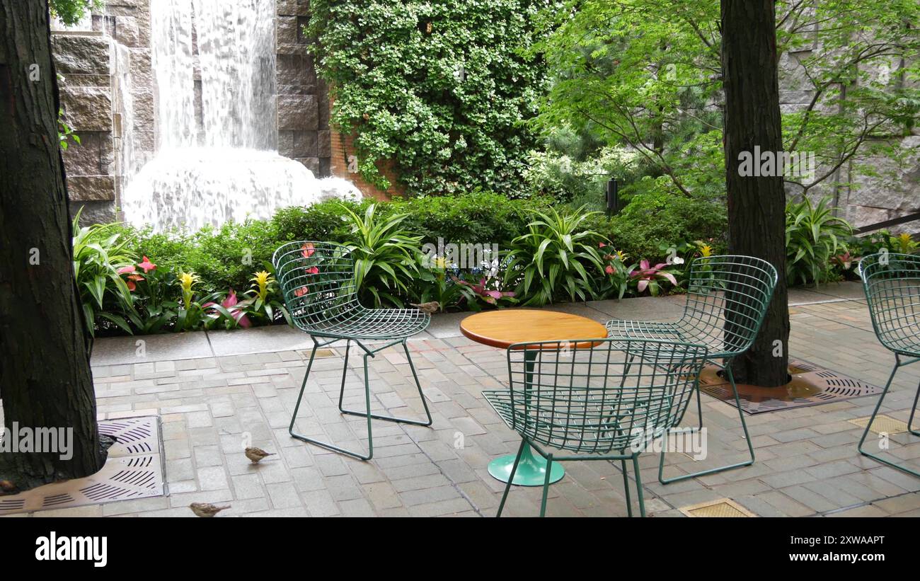 New York City life, urban public park, Greenacre park waterfall ...