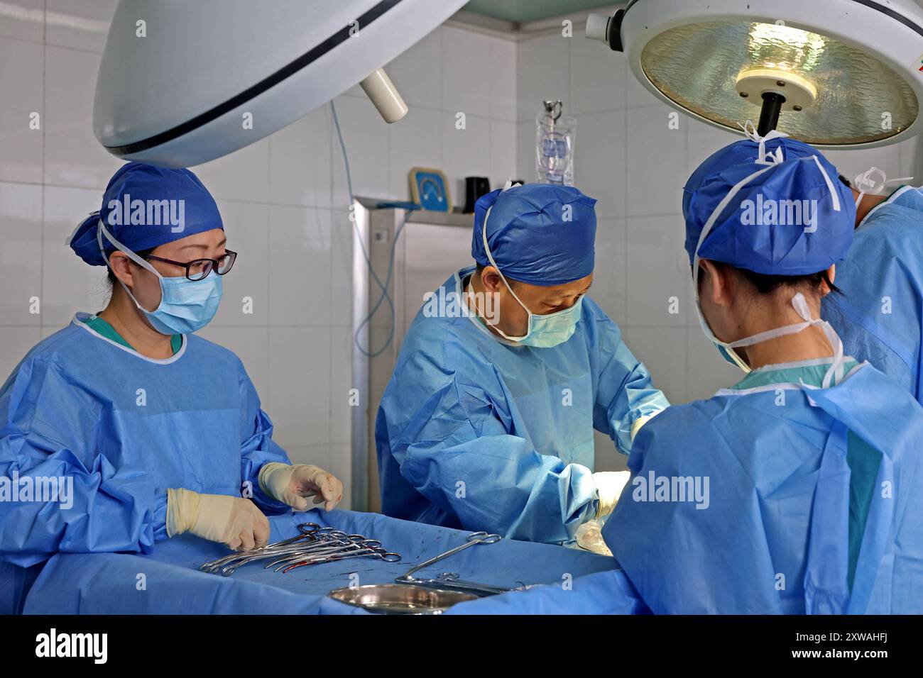 Cesarean section operating room hi-res stock photography and images - Alamy