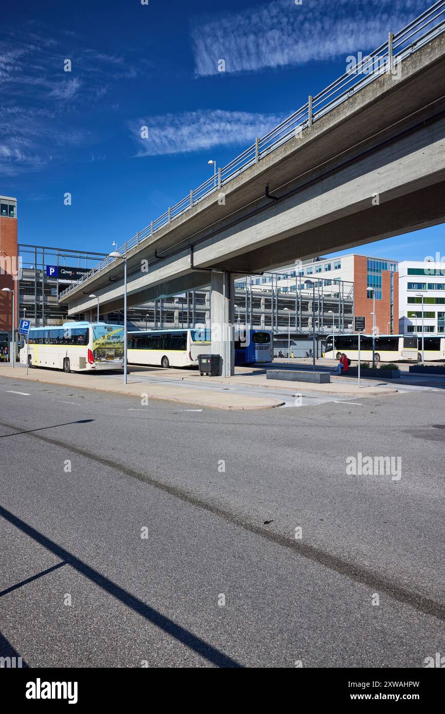 Aalborg Busterminal (Aalborg Bus Terminal); John F. Kennedys Plads ...