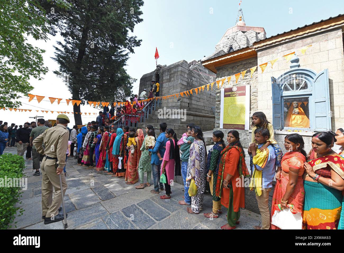 Srinagar, Jammu And Kashmir, India. 19th Aug, 2024. A long queue of ...