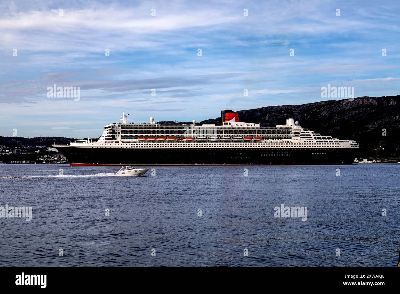 Cruise ship Queen Mary 2 at Byfjorden, departing from ...