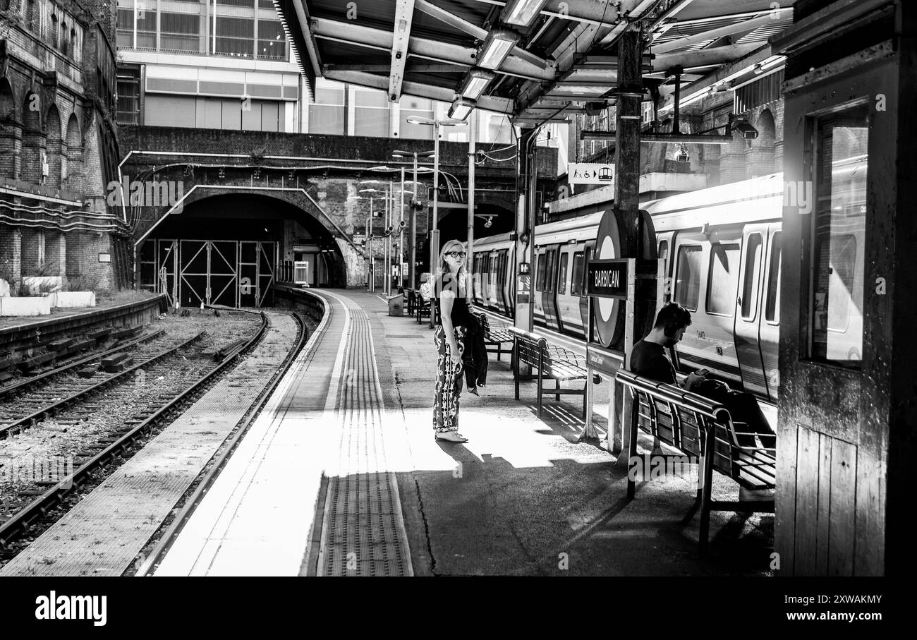 barbican underground tube station Stock Photo - Alamy