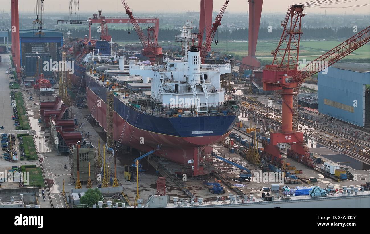 Aerial photo shows busy ship building in Taicang City, east China's ...