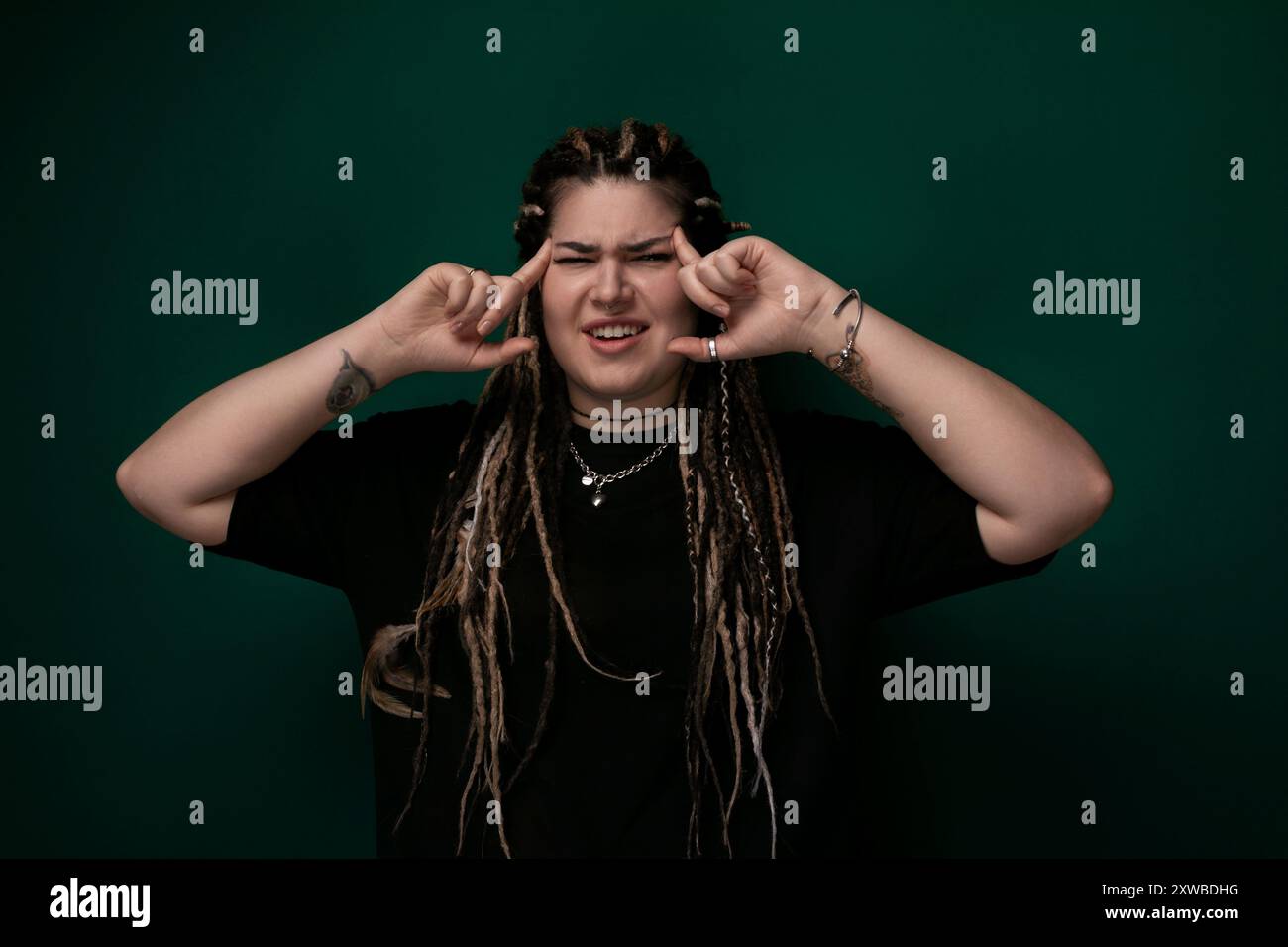 Dreadlocks covering face hi-res stock photography and images - Alamy
