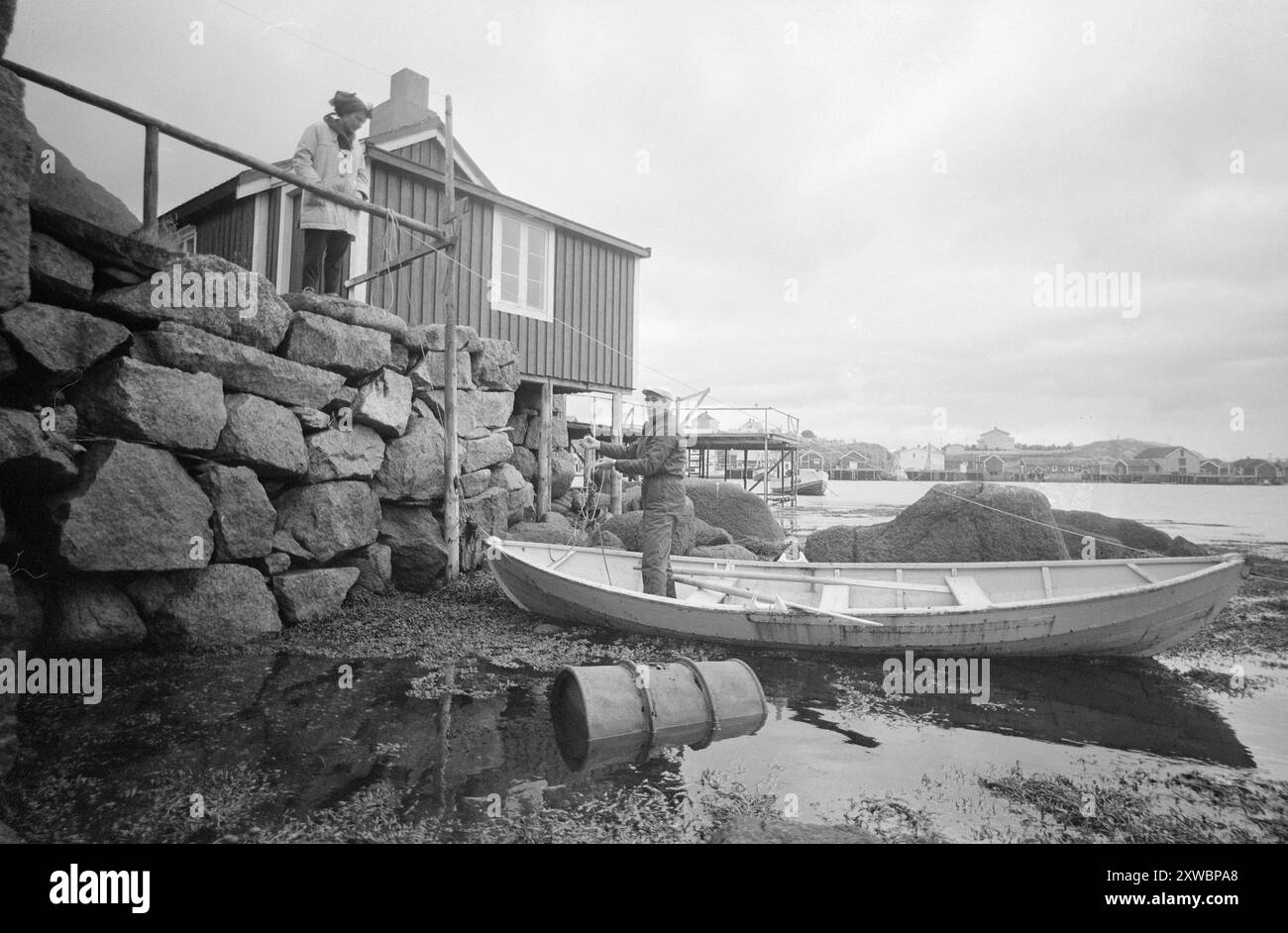 Current 29-1-1971 : Famous people in rorbua. The Prime Minister with ...