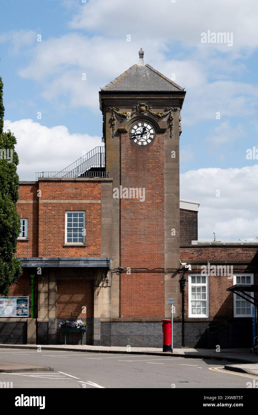 Nuneaton railway station, Warwickshire, England, UK Stock Photo - Alamy