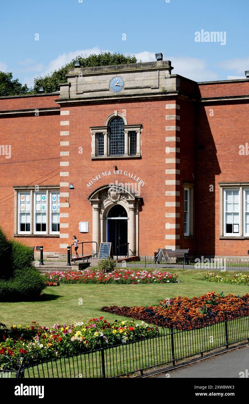 Museum and Art Gallery, Riversley Park, Nuneaton, Warwickshire, England ...