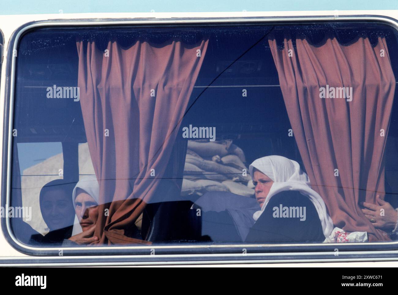 Aftermath of the gulf war hi-res stock photography and images - Alamy