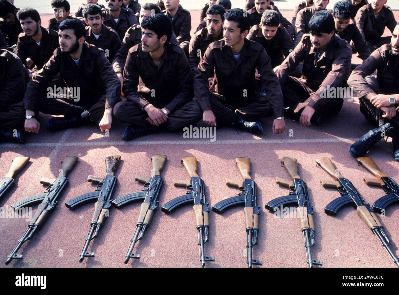 Palestinian soldiers with guns in Jordan Stock Photo - Alamy