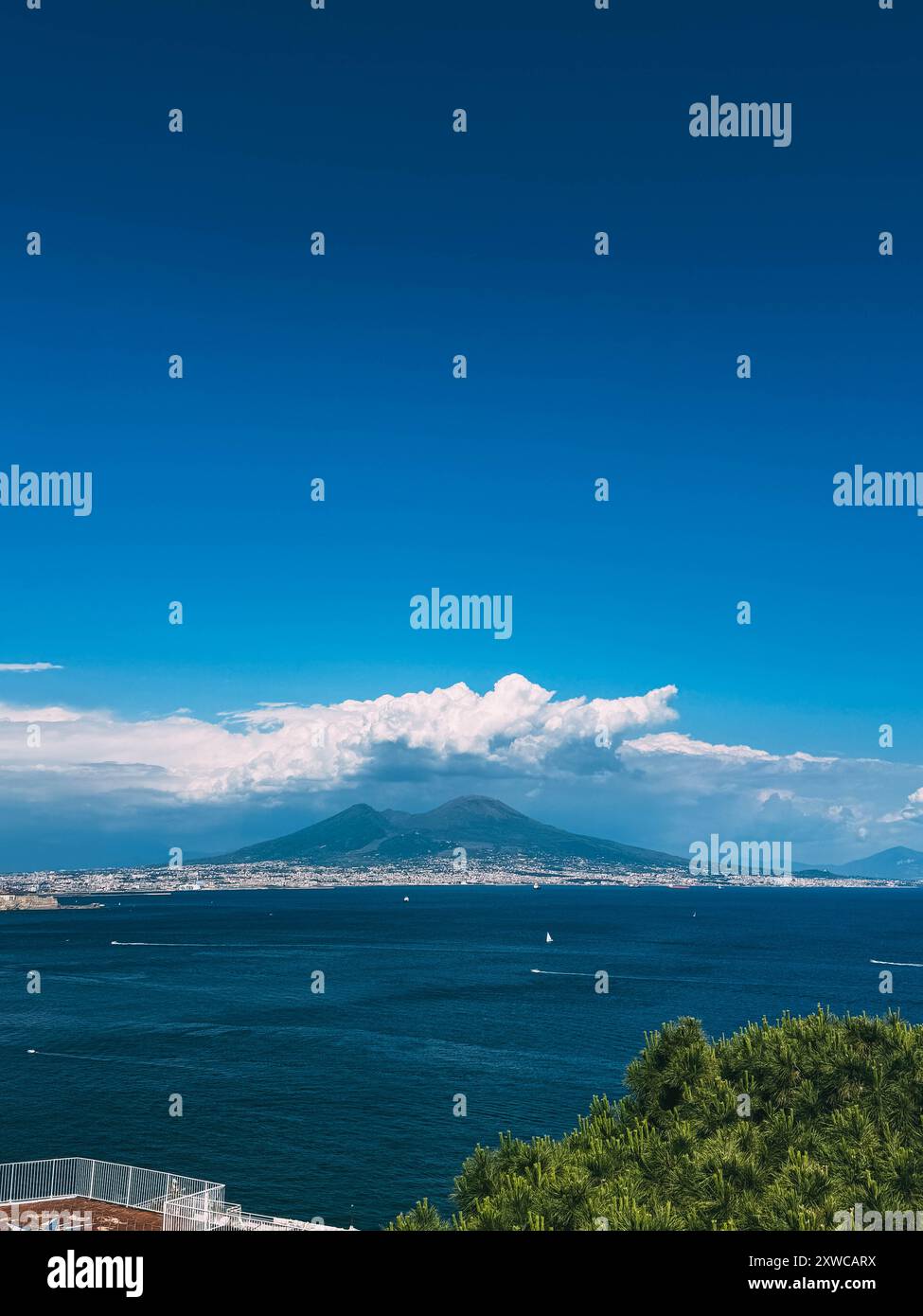 Vesubio mountain hi-res stock photography and images - Alamy