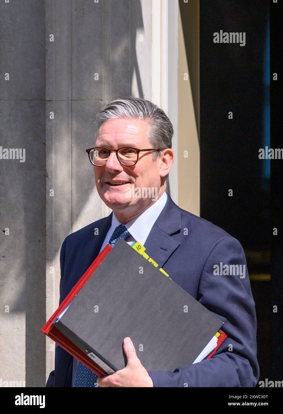 Keir starmer 2024 smile hi-res stock photography and images - Alamy