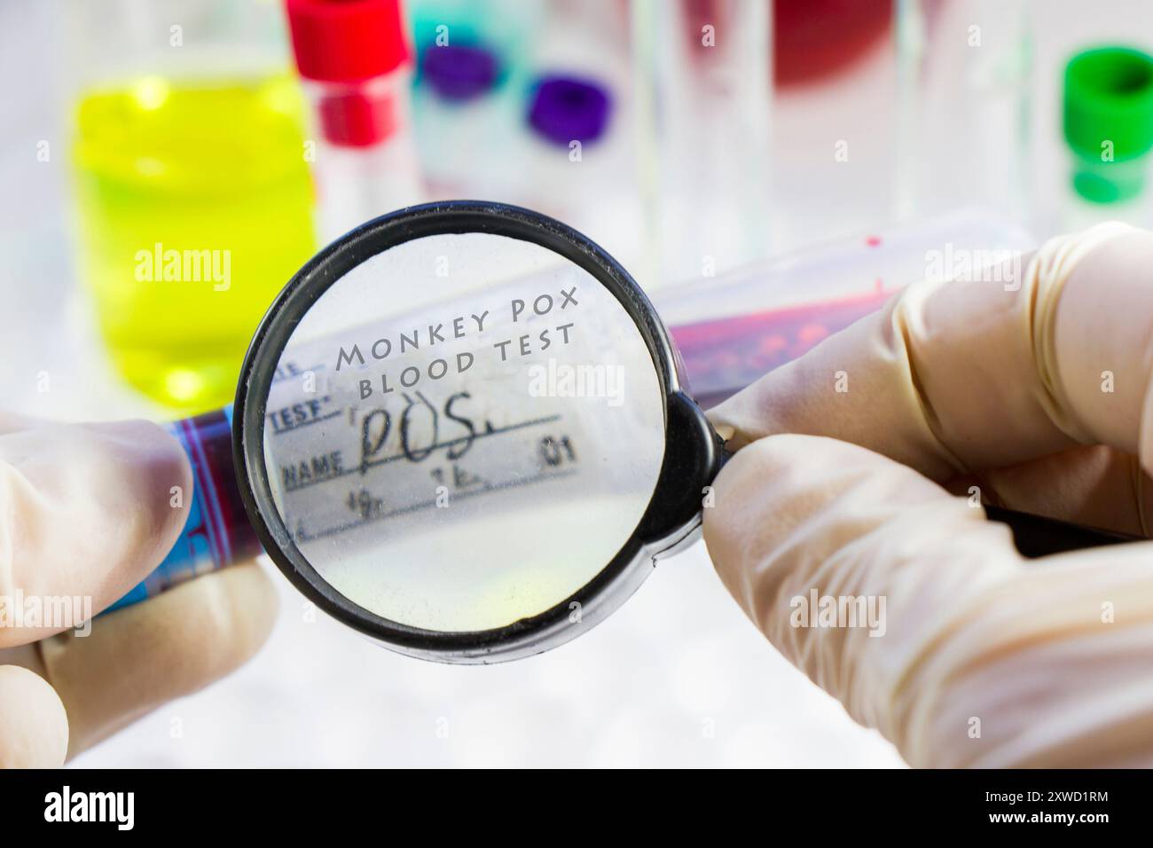Monkey in testing lab hi-res stock photography and images - Alamy