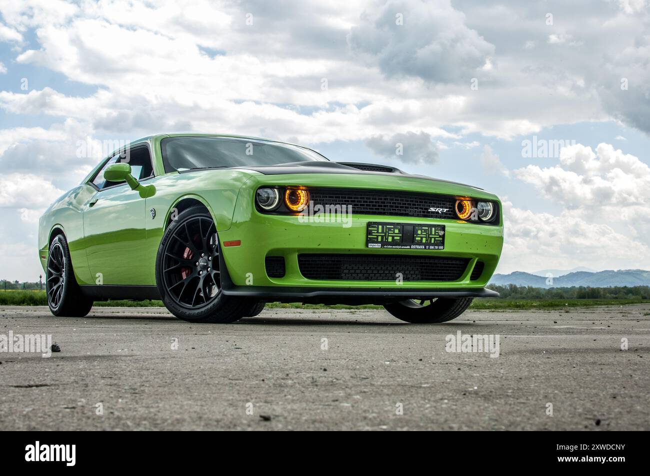 Dodg Challenger SRT green Hellcat Stock Photo - Alamy