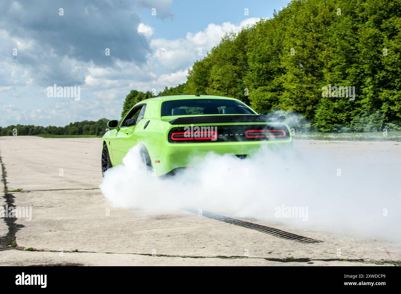 Dodg Challenger SRT green Hellcat Stock Photo - Alamy