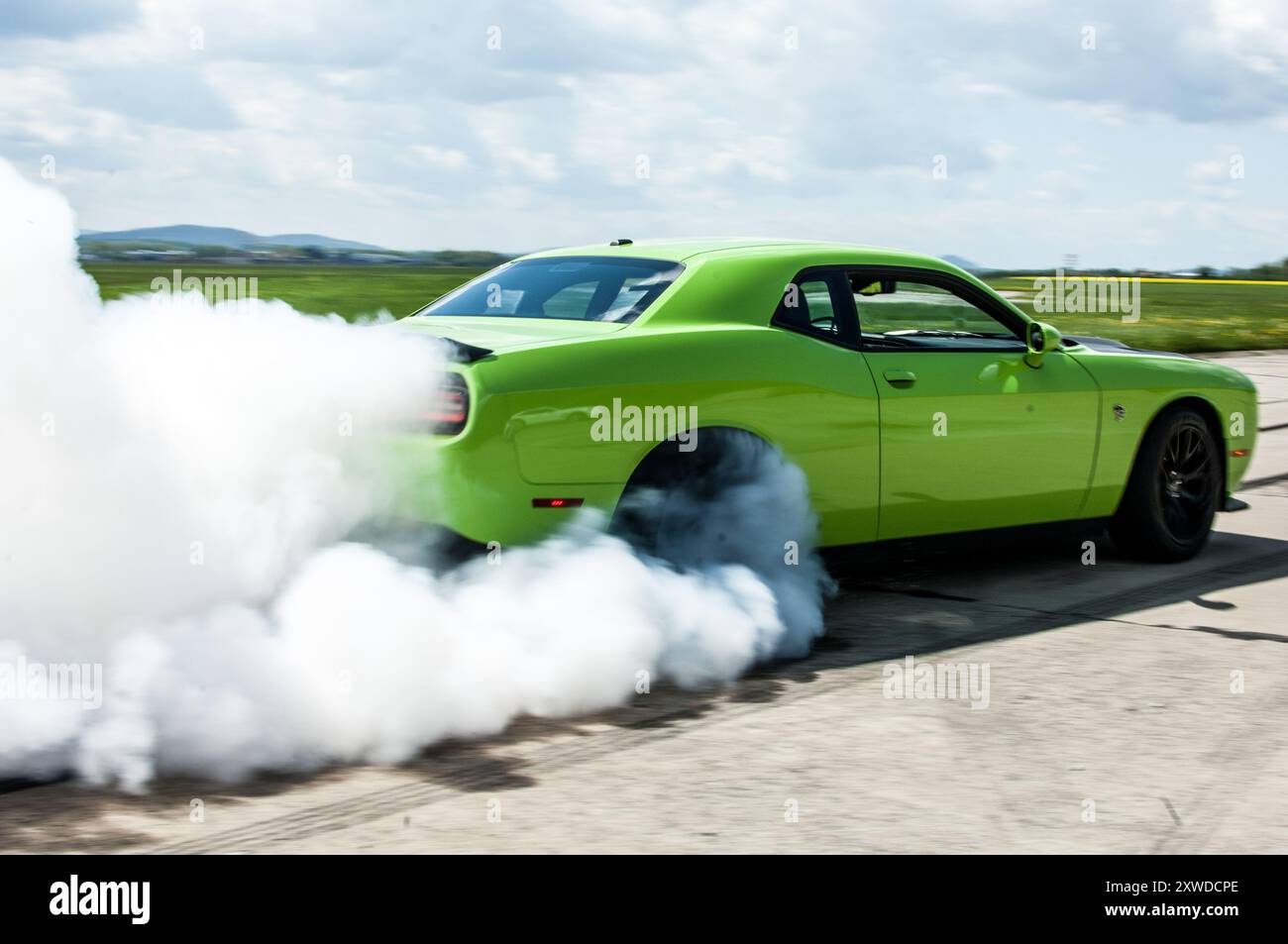 Dodg Challenger SRT green Hellcat Stock Photo - Alamy