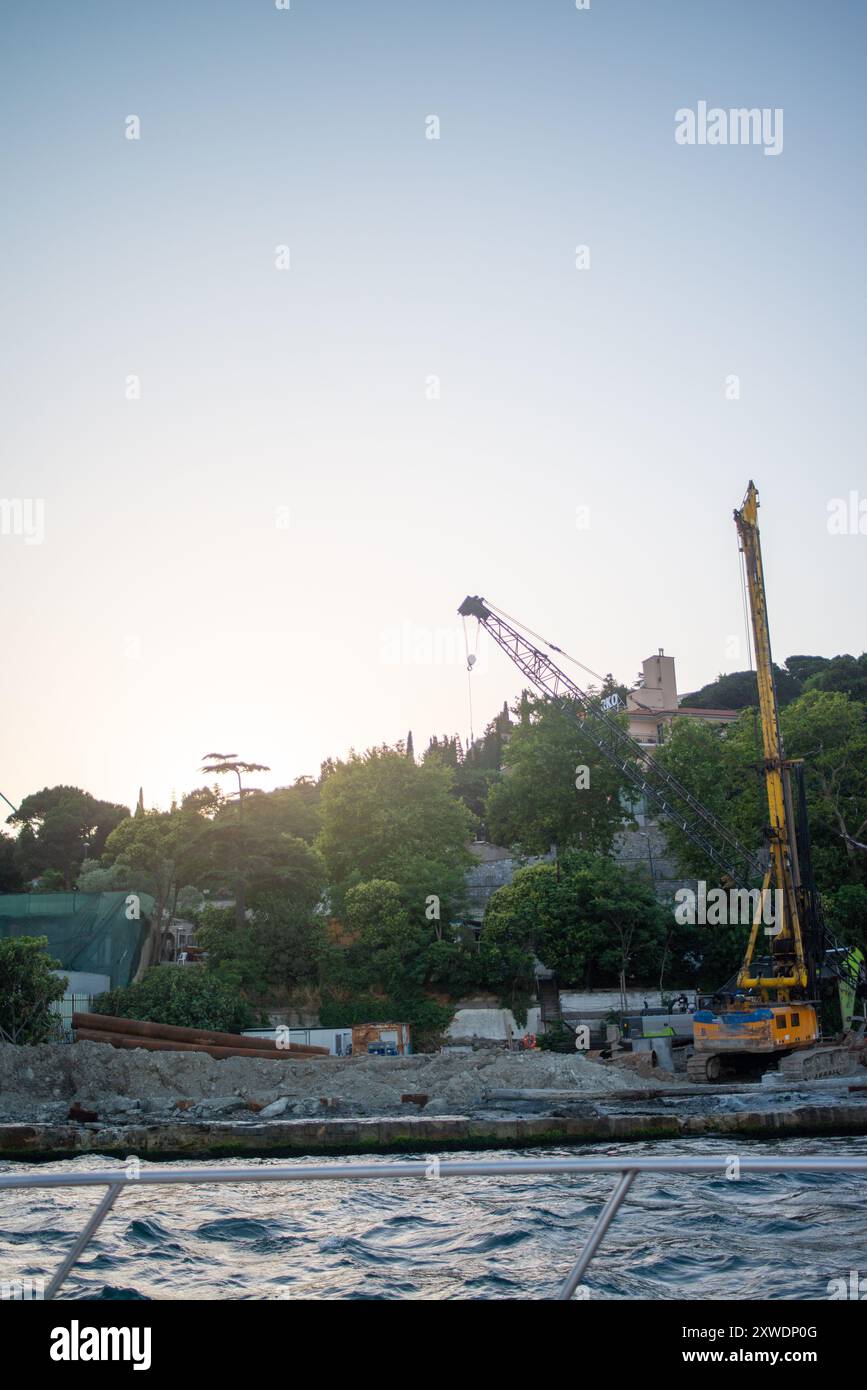 Showcasing cranes hi-res stock photography and images - Alamy