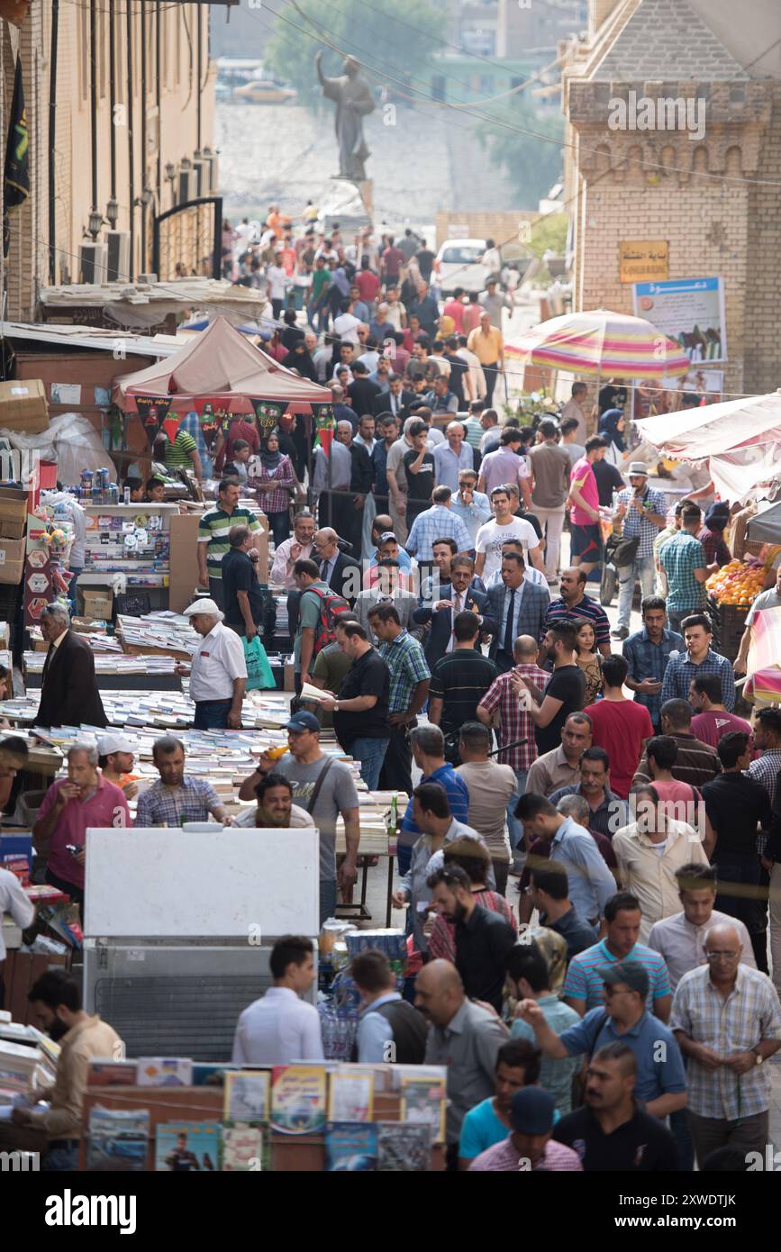 al-Mutanabbi Street on a Friday in Baghdad, Iraq Stock Photo - Alamy