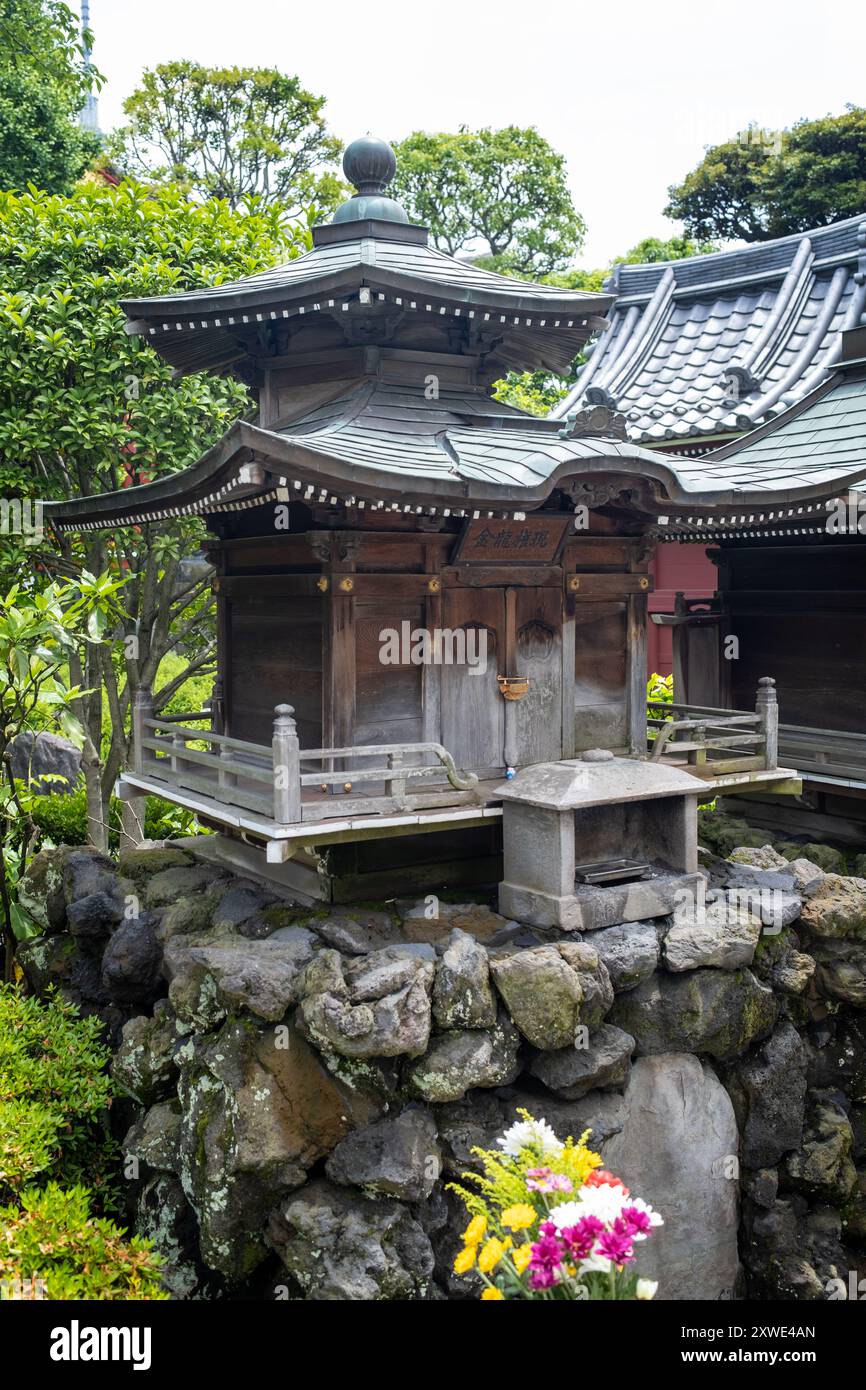 Sensoji Shrine in Asakusa Tokyo Japan Stock Photo - Alamy