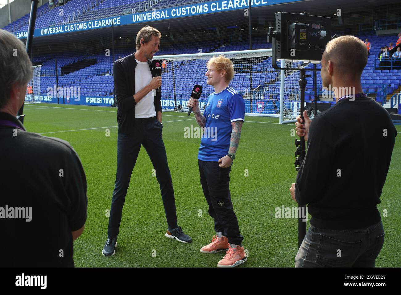 Football interview premier league hi-res stock photography and images ...