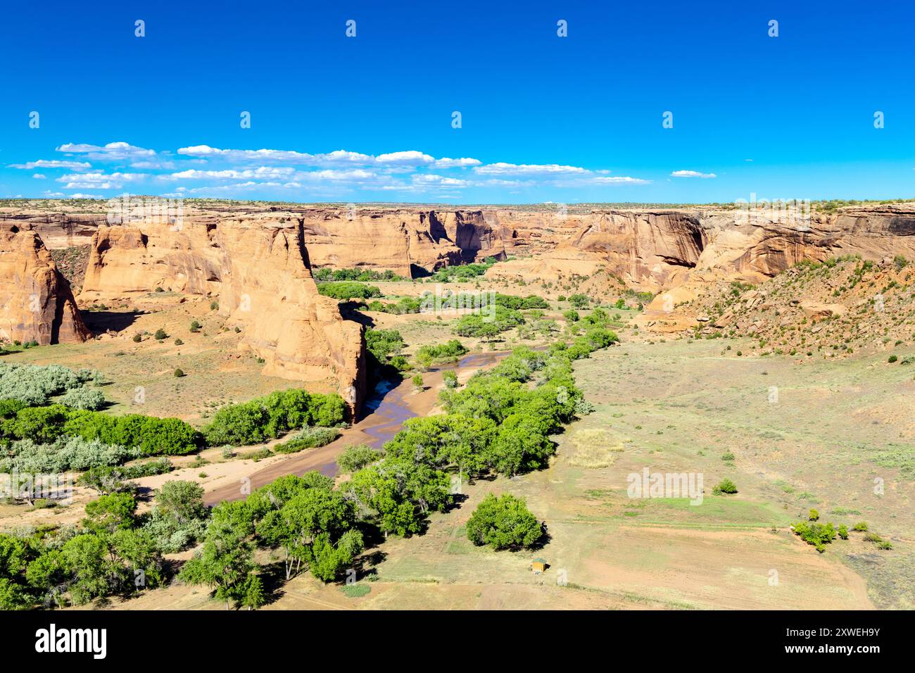 View of Canyon De Chelly from the Tsegi Overlook viewpoint, Arizona ...