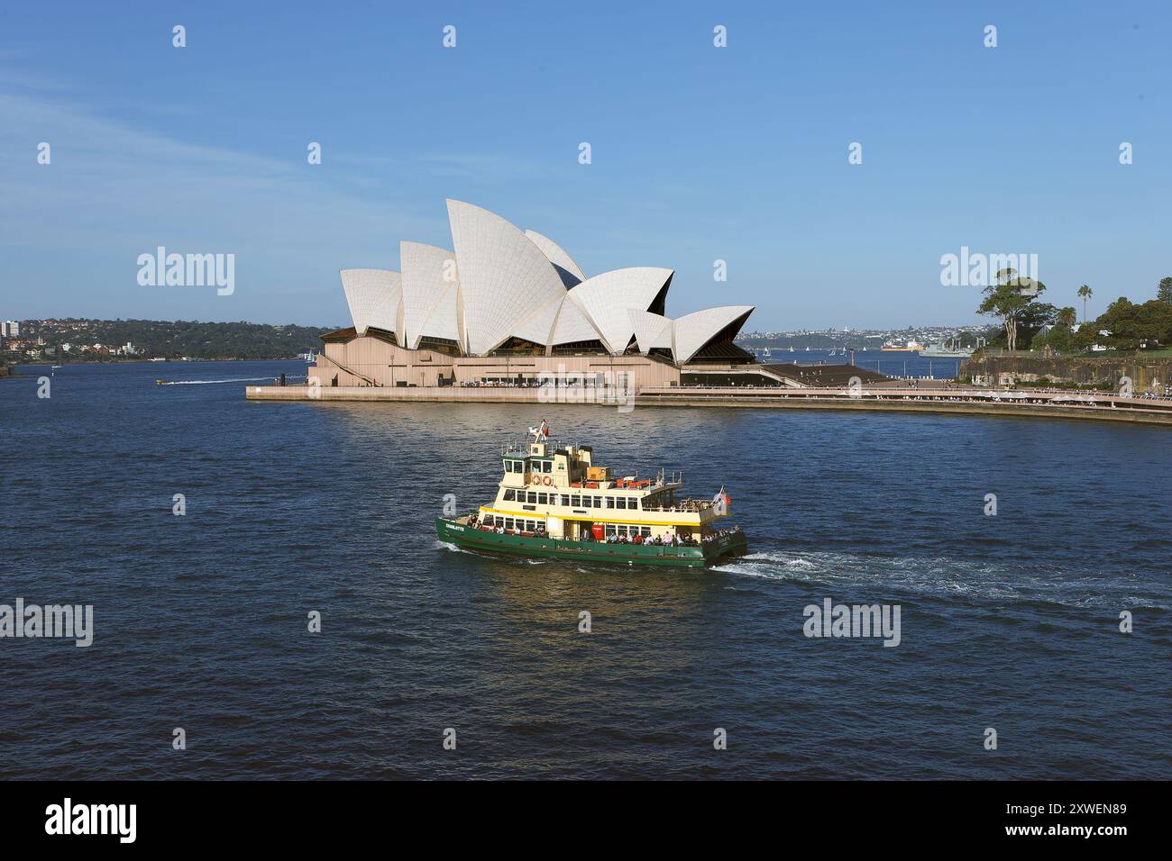 Emerald class ferry passing in front of Sydney Opera House Australia ...