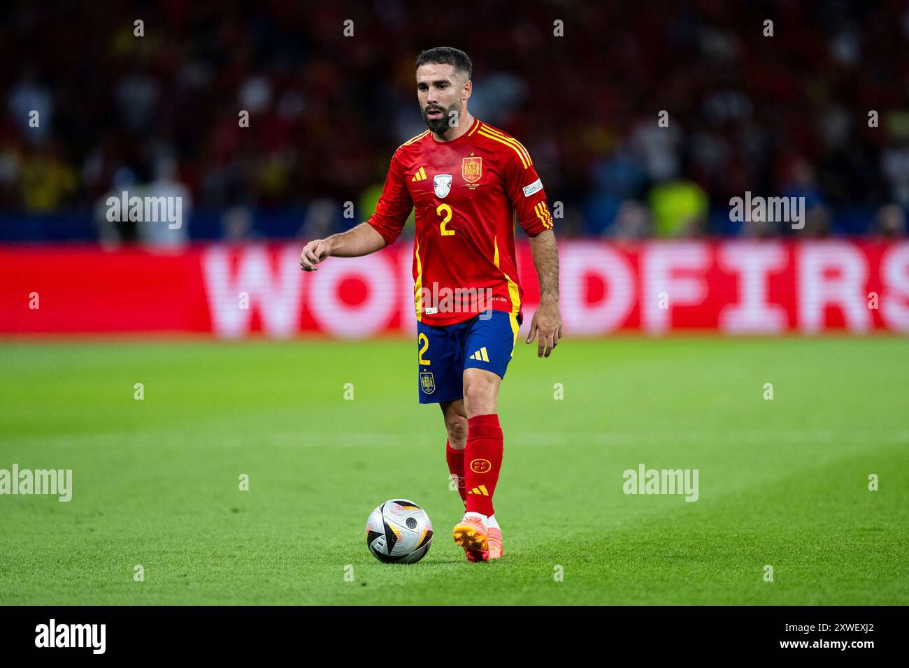 Daniel Carvajal (Spanien, #02) am Ball, GER, Spain (ESP) vs England ...