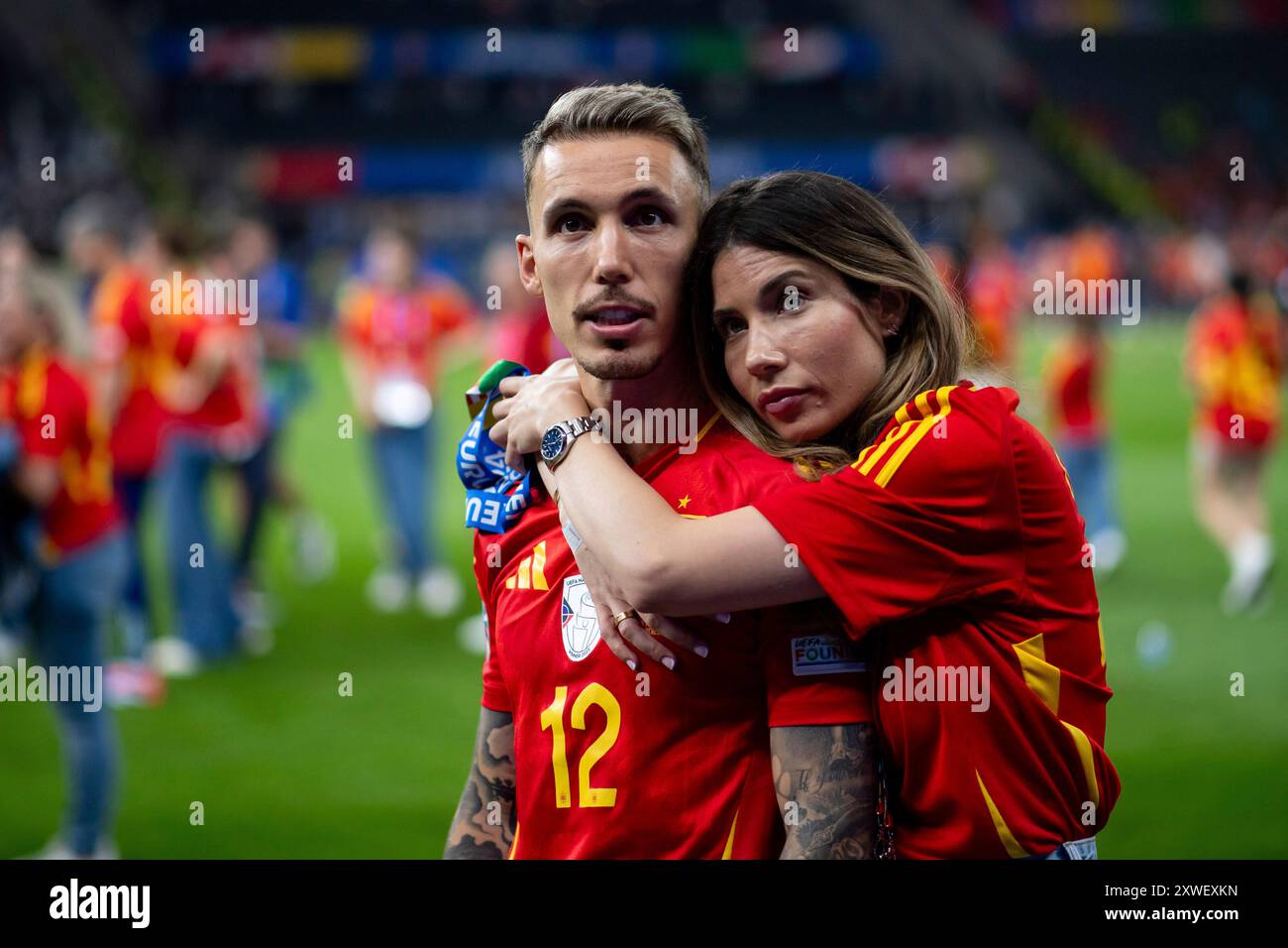 Alejandro Grimaldo (Spanien, #12) mit Freundin Ana Fuster Garcia, GER ...