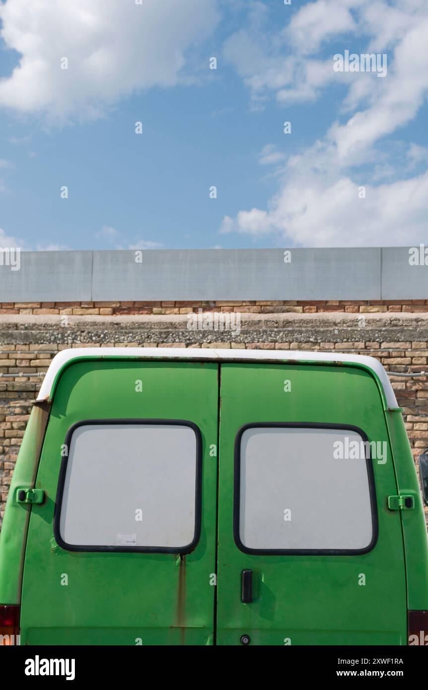 Green camper van hi-res stock photography and images - Alamy