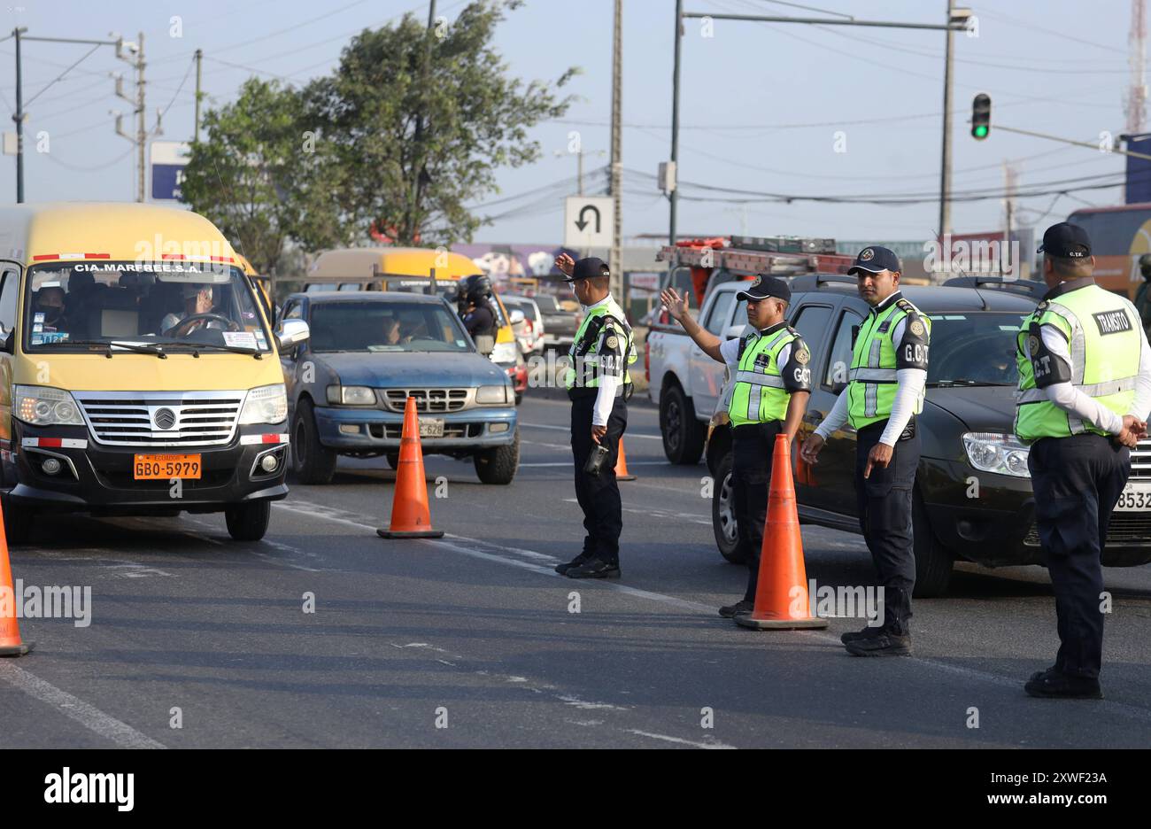 Vias transito hi-res stock photography and images - Alamy