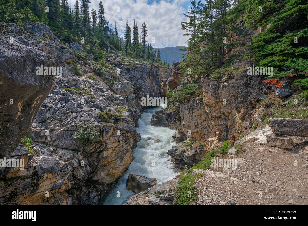 Narrow rocky canyon bow hi-res stock photography and images - Alamy