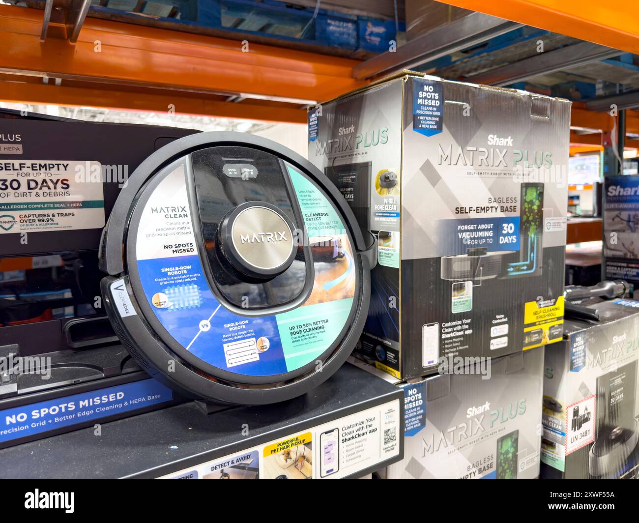 Retail floor cleaner hi-res stock photography and images - Alamy